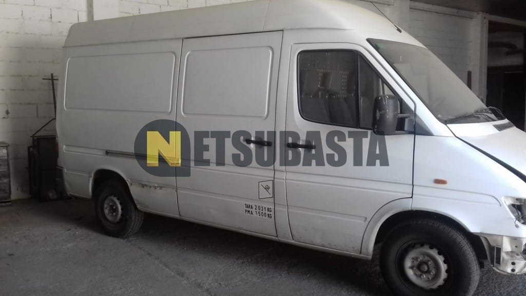 Subasta de Mercedes-Benz Sprinter 310D 1999