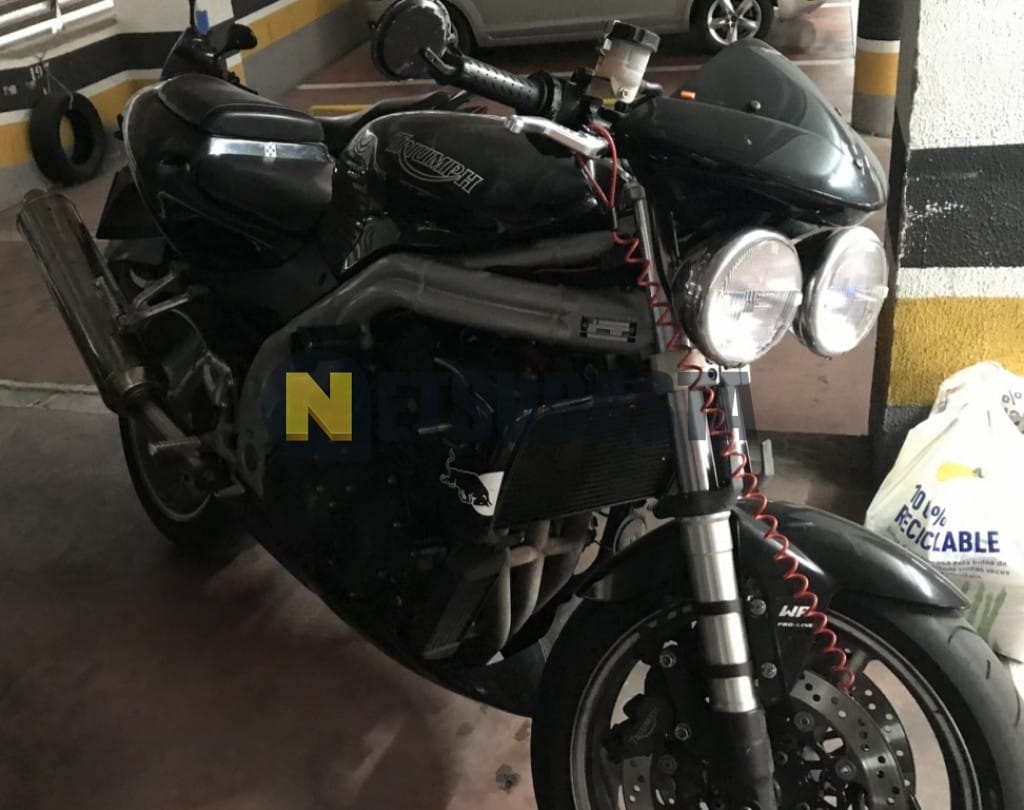 Subasta de Triumph Speed Triple 955i 2003