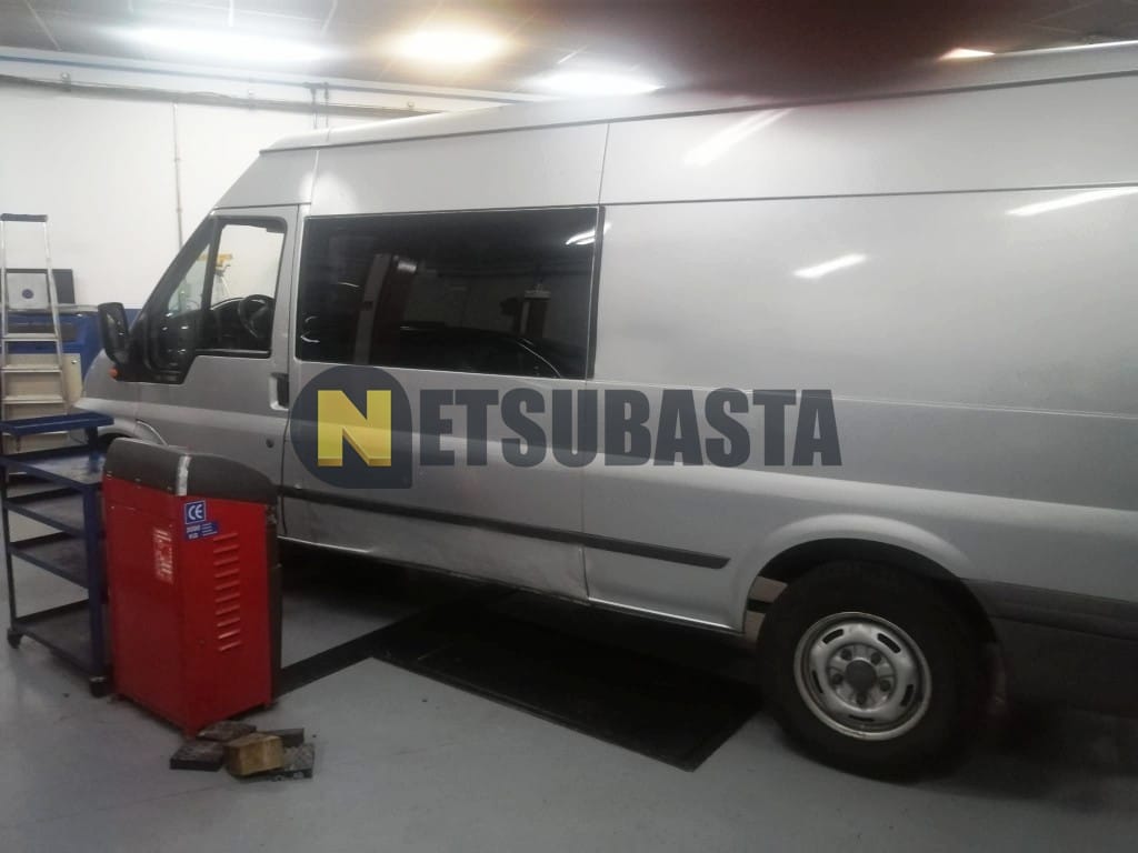 Subasta de Ford Transit 350L Kombi 2004