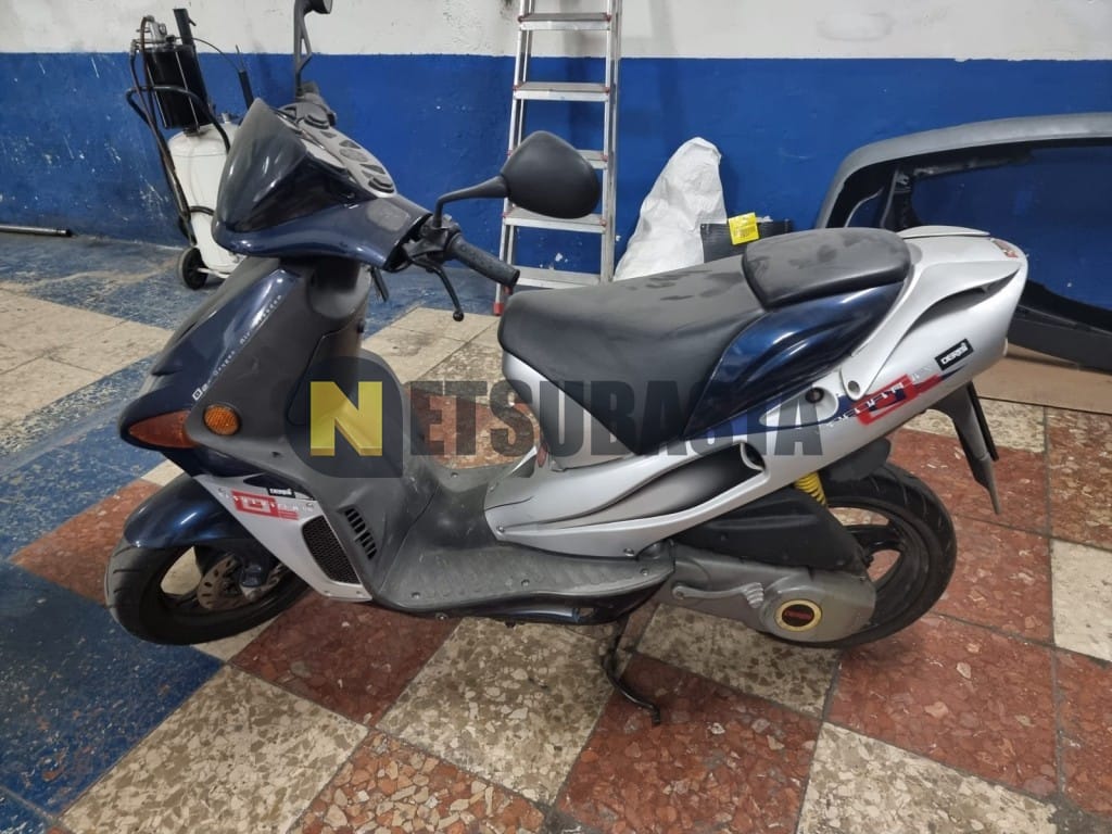 Subasta de Derbi Predator 02 2002